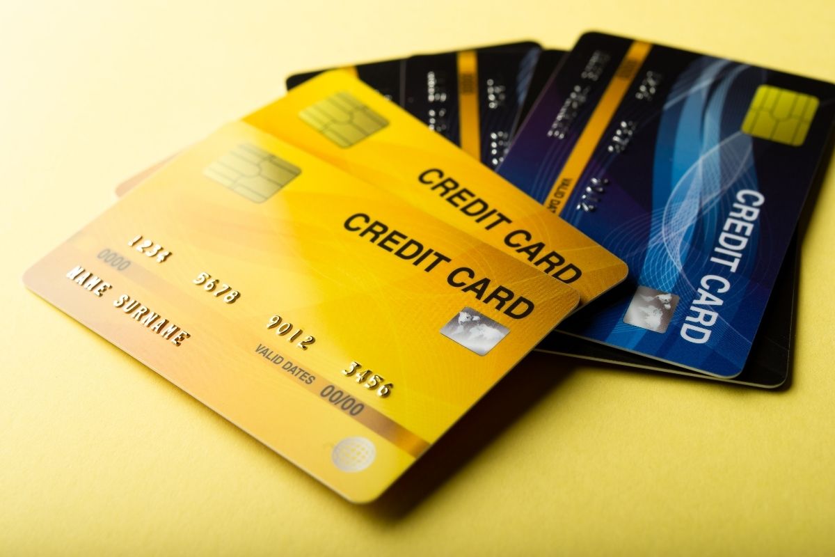 American Express Stock Shows Resilience Amid Insider Sales - AXP Stock