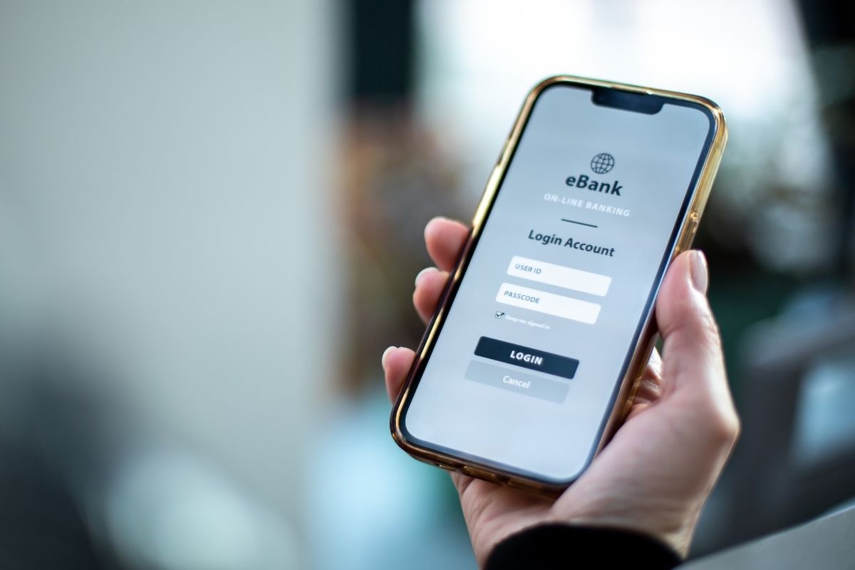 Jim Cramer’s Insights on JPMorgan and AI ROI - JPM Stock