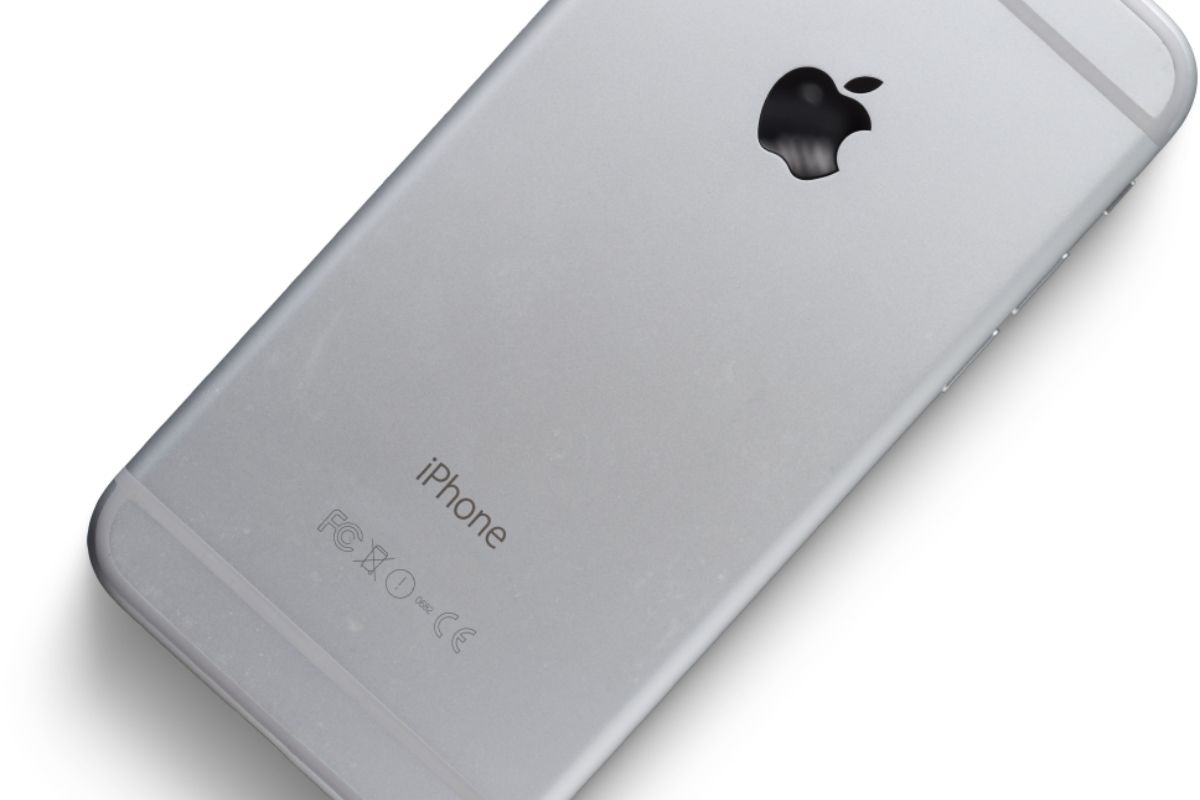 Apple Stock Slides Amid Falling iPhone Sales in China - AAPL Stock