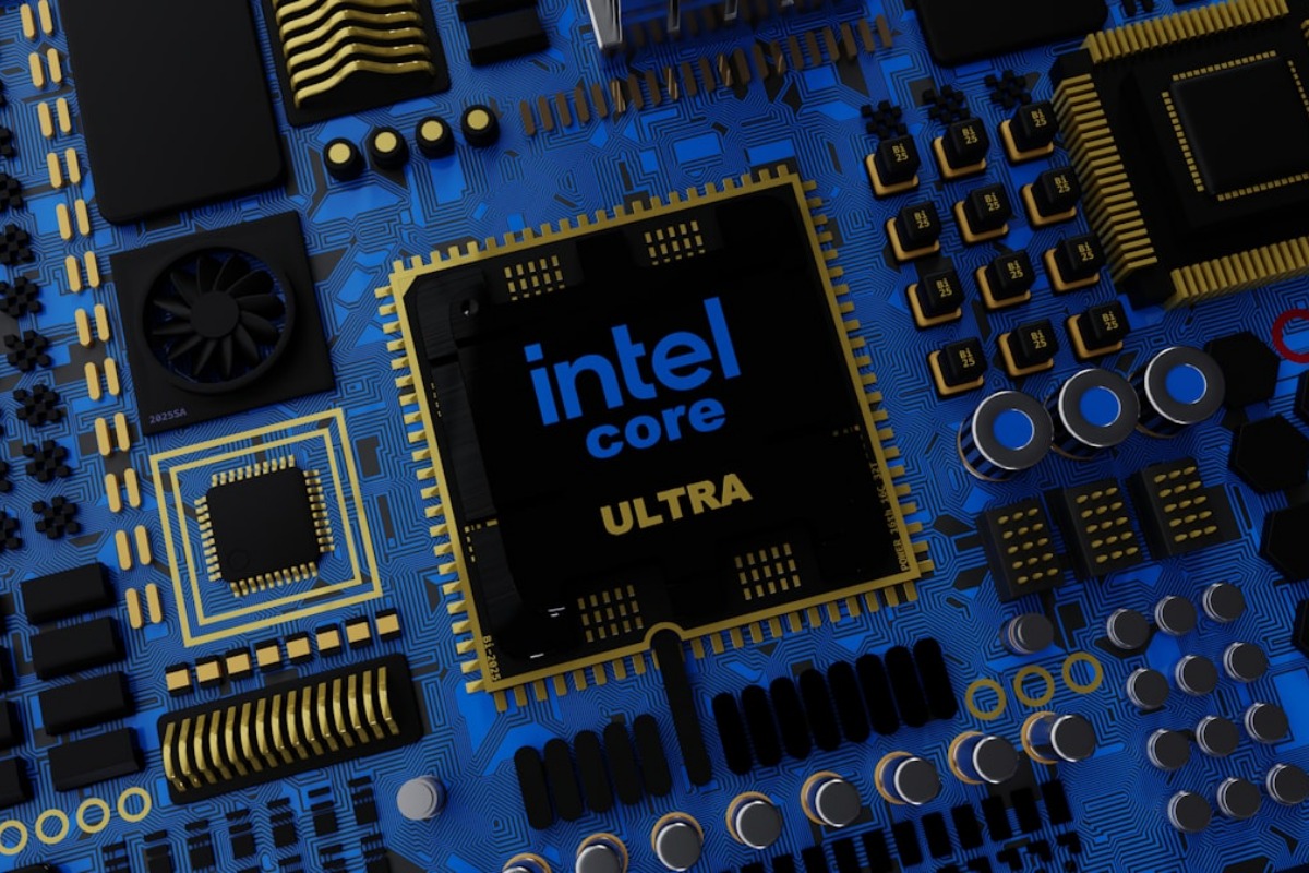Intel Faces Challenges Amid Cramer’s Caution - INTC Stock