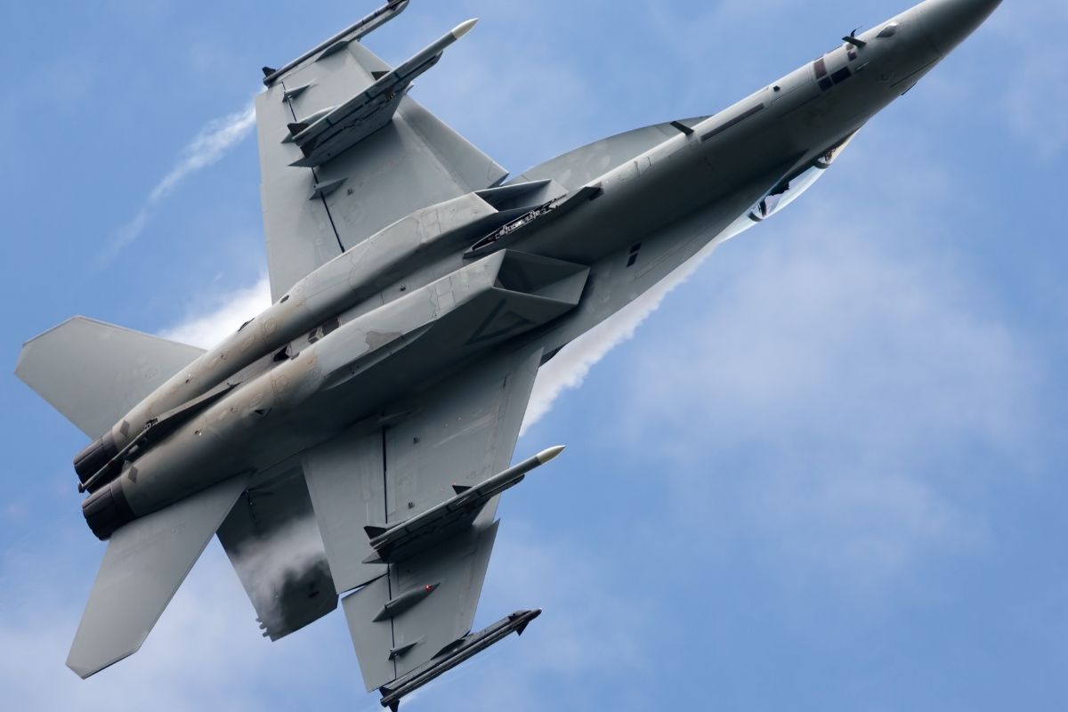 Lockheed Martin Stock: Analyst Ratings and Performance - LMT Stock