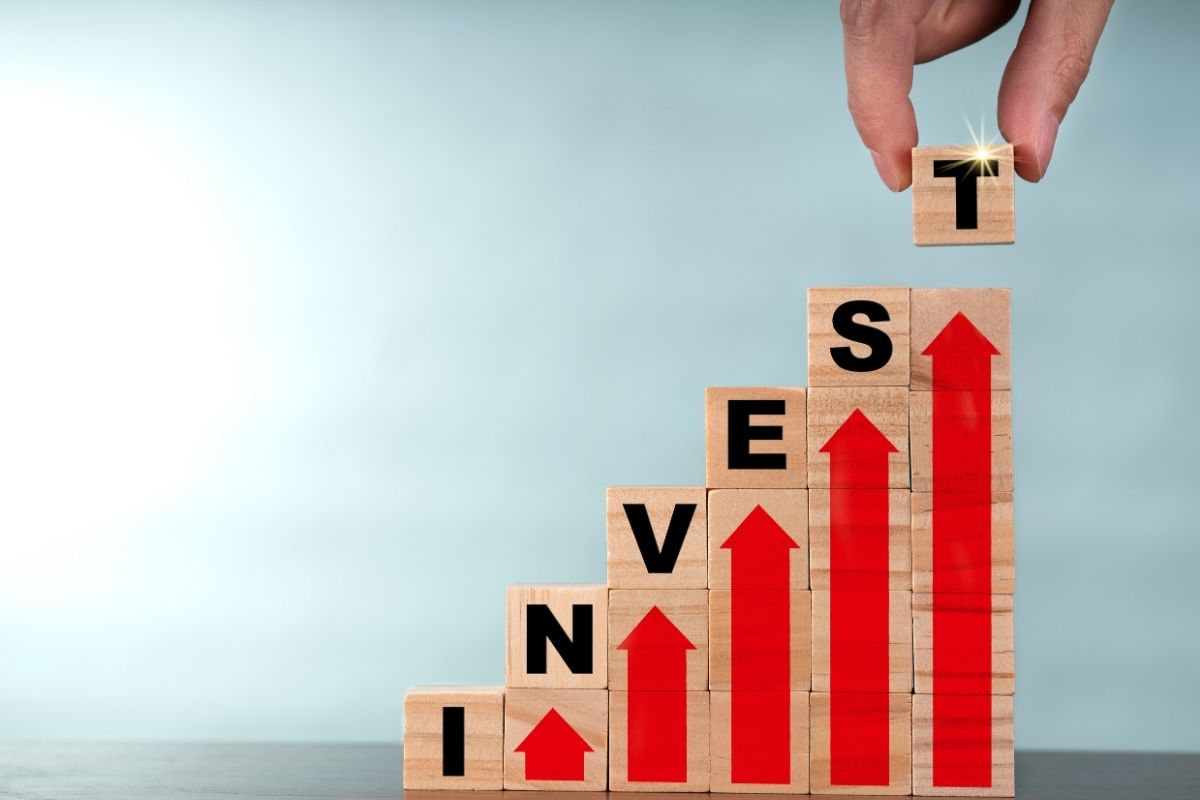 Buffett’s Billion-Dollar Pizza Bet Heats Up - BRK/A Stock BRK/B Stock