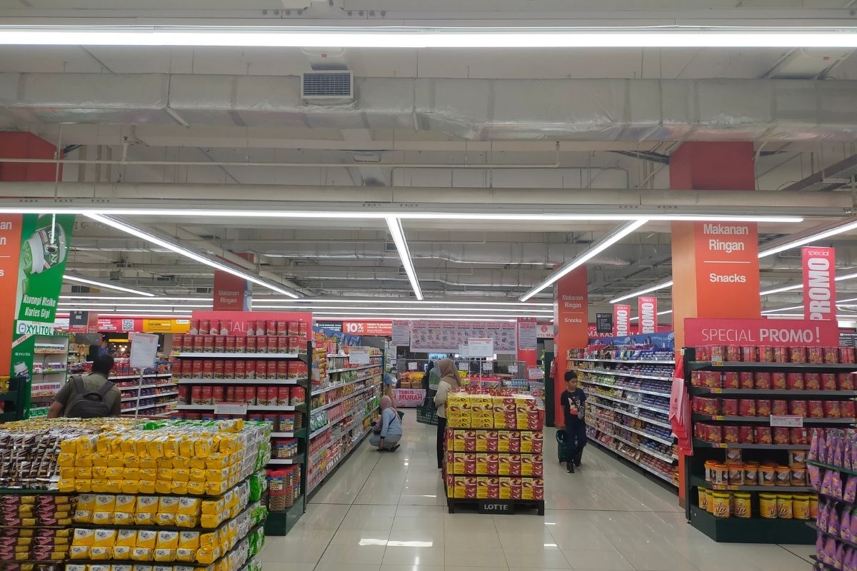 Costco's Secret to Luxury: Affluent Shoppers Love a Bargain - COST Stock