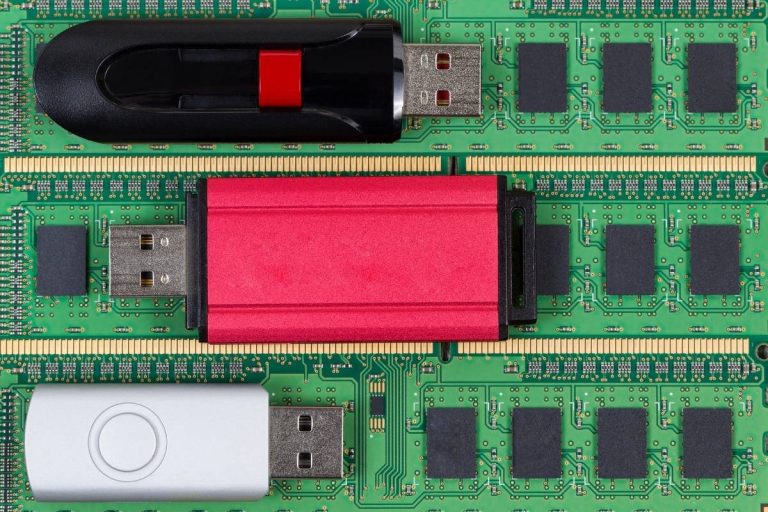 Micron Stock Jumps 3.5% – Is It Time to Buy? - MU Stock