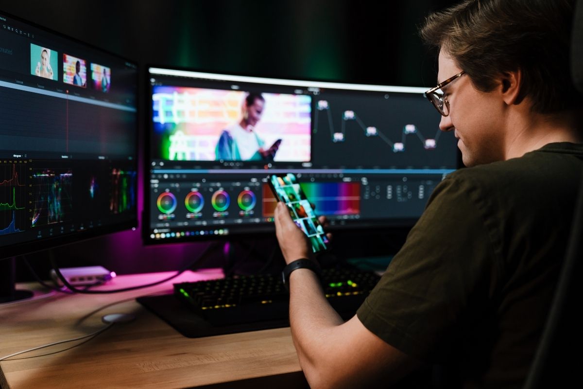 Adobe’s AI Gambit: Why One Analyst Says ‘Buy’ - ADBE Stock