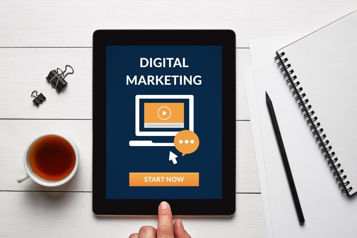 Amazon Dominates as Investors Boost Holdings - AMZN Stock