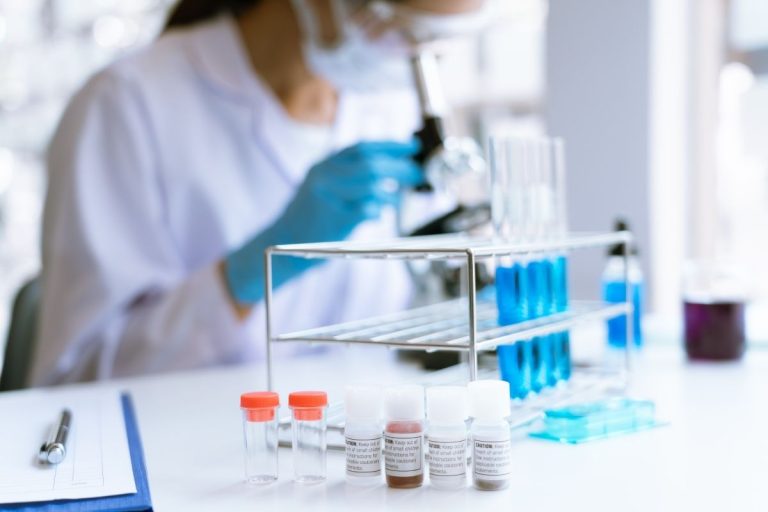 Vertex Pharmaceuticals: Mixed Ratings, Insider Moves, and Growth ...