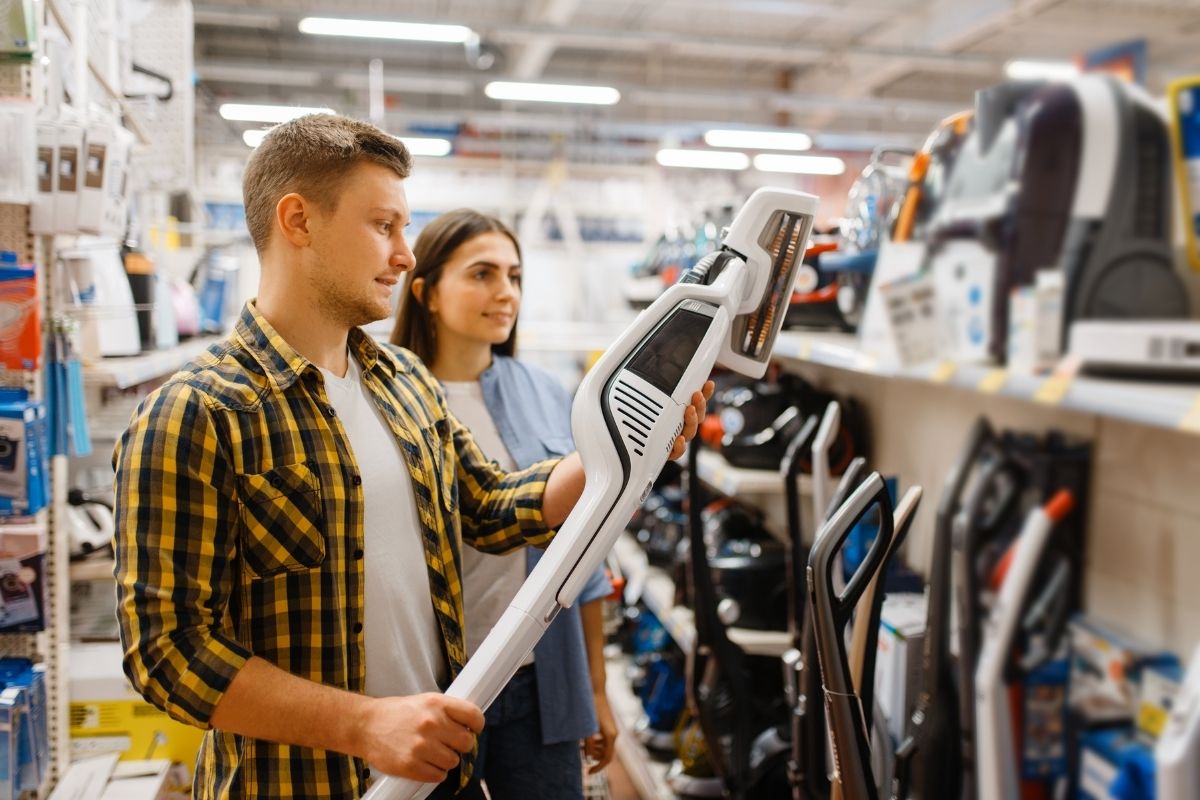 Walmart Shuffle: Big Money Makes a Tiny Exit - WMT Stock