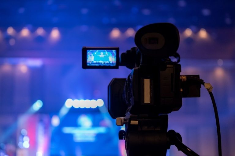 Cable Cash Flow: Why Investors Love Comcast Now - CMCSA Stock