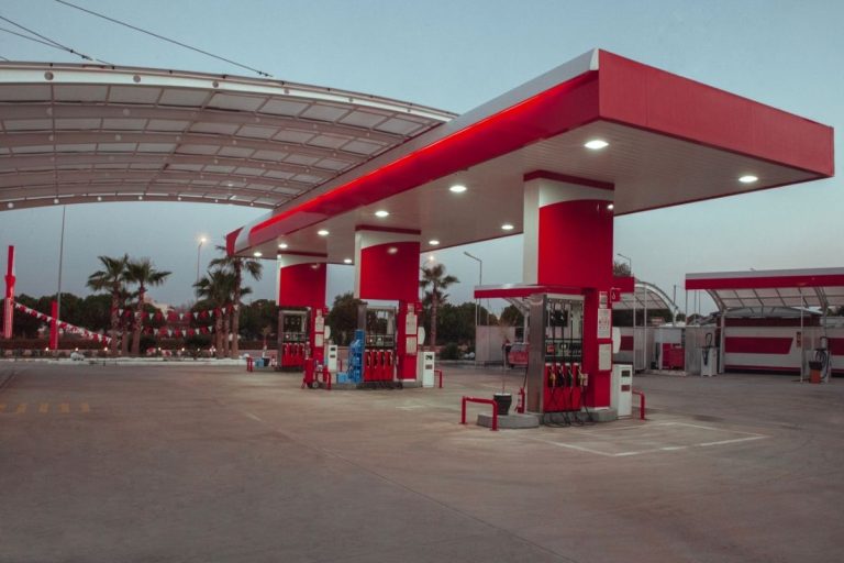 Raiffeisen Pumps $1.14M Into Exxon’s Engine - XOM Stock