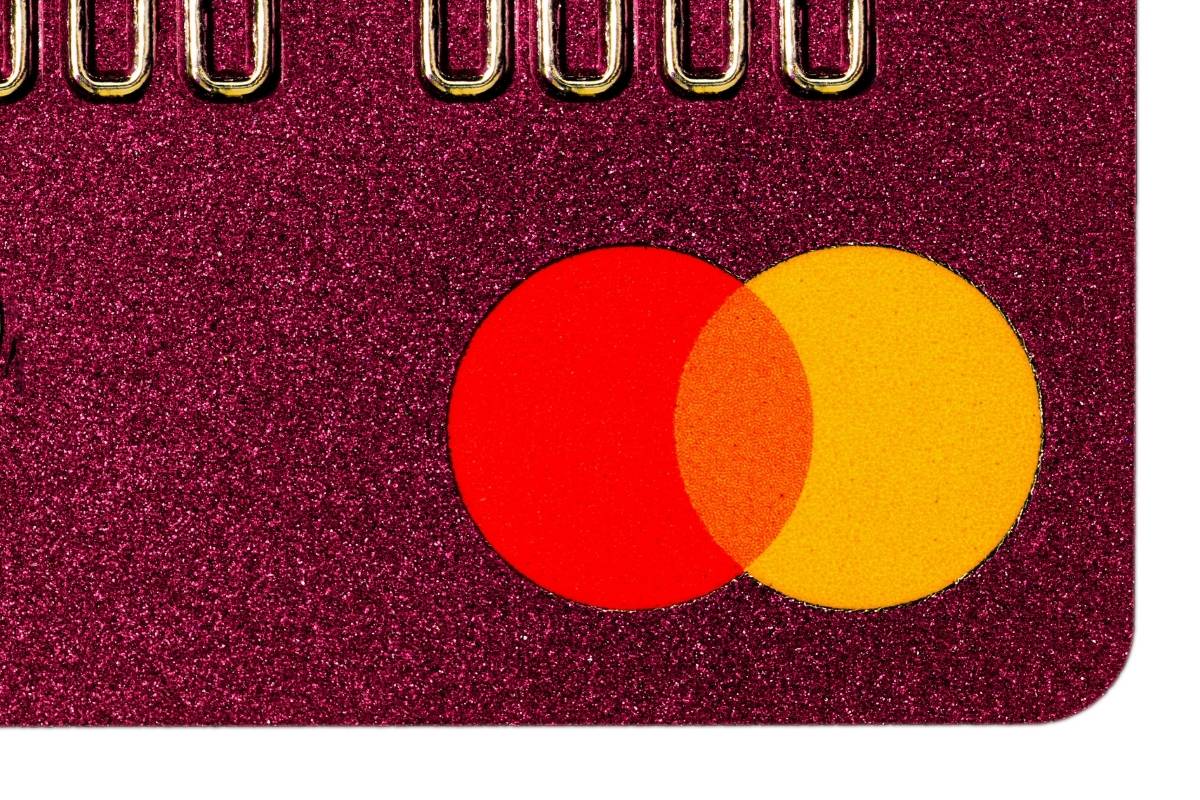 Insider Sells 3,132 Mastercard Shares at Peak Price - MA Stock