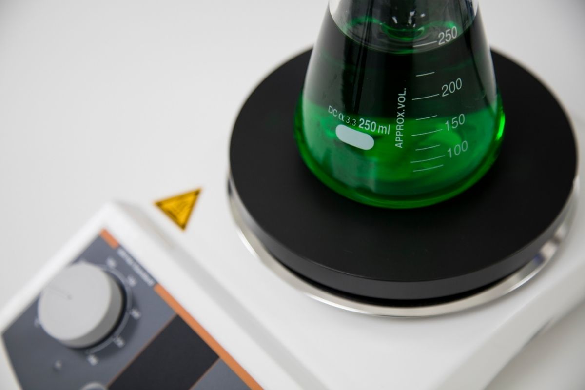 Thermo Fisher’s Q4 Struggles: What’s Behind the Drop? - TMO Stock