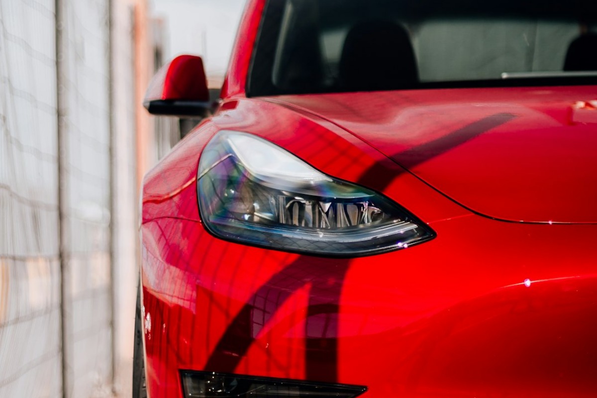 Trust Co. of Vermont Cuts Tesla Stake by 19% - TSLA Stock