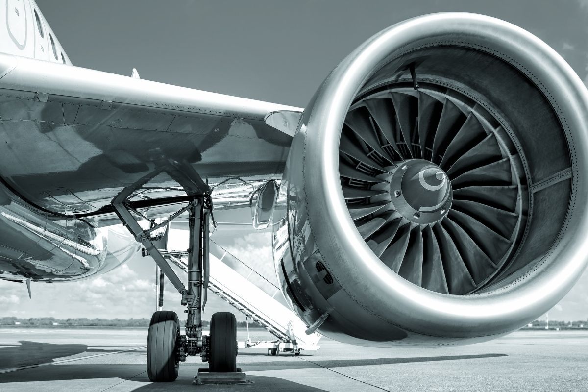 Hedge Funds Boost Stakes in GE Aerospace - GE Stock